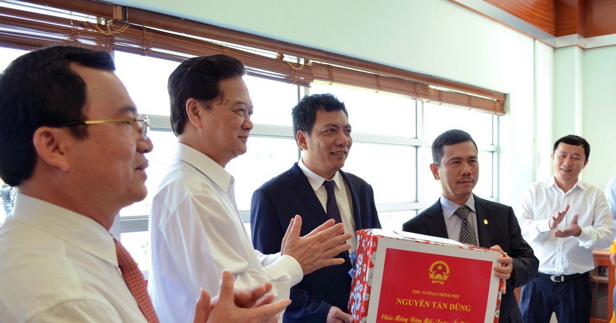 PVN và PV GAS chào mừng 10 tỷ m3 khí PM3-CAA | Tin nhanh chứng khoán