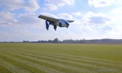 Ôtô bay ở tốc độ 200 km/h | Tin nhanh chứng khoán