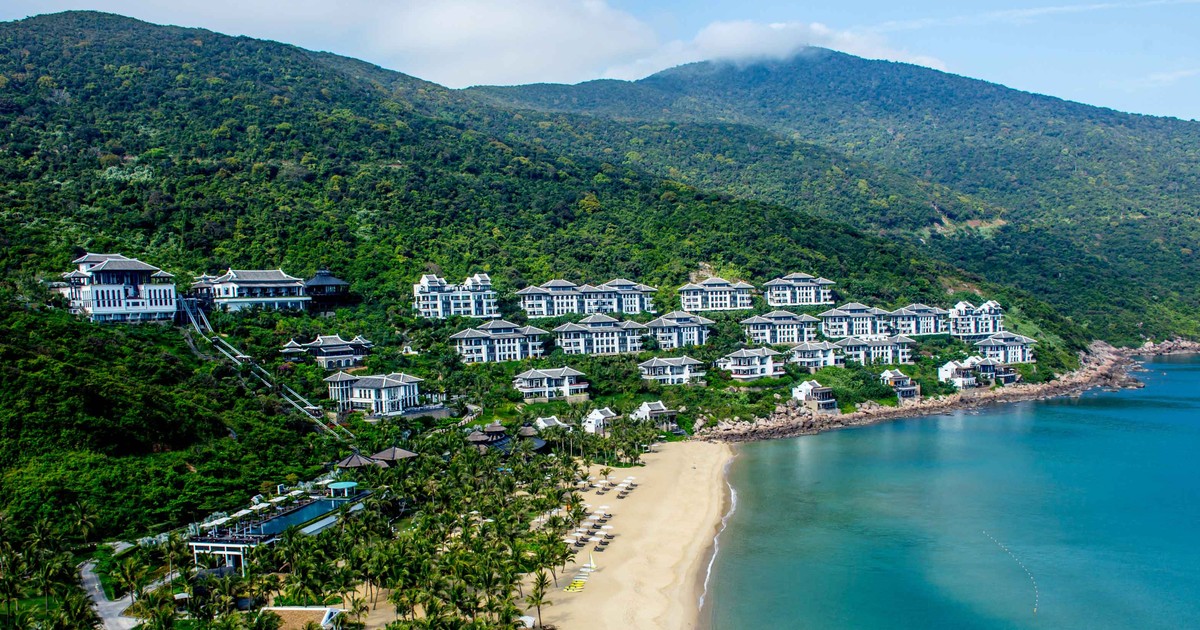 Intercontinental Danang Sun Peninsula Resort và chiếc cầu thang zigzac ...