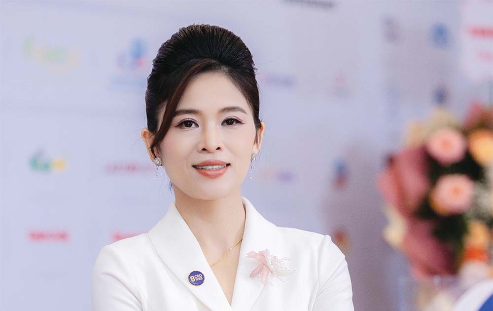 Doanh nhân Lê Dung, CEO Dgroup: Cho đi bằng tri thức mới là con đường bền vững | Tin nhanh chứng ...