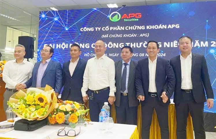 Chứng khoán APG: Sắp lộ diện bên mua là tổ chức | Tin nhanh chứng khoán