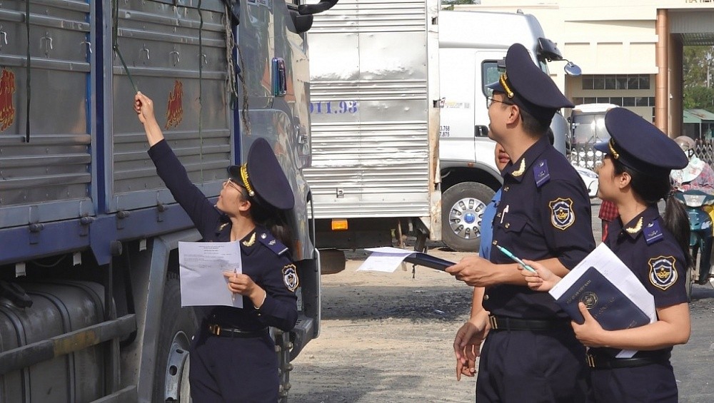 Phân giao chỉ tiêu thu ngân sách cho 20 Chi cục hải quan khu vực | Tin nhanh chứng khoán